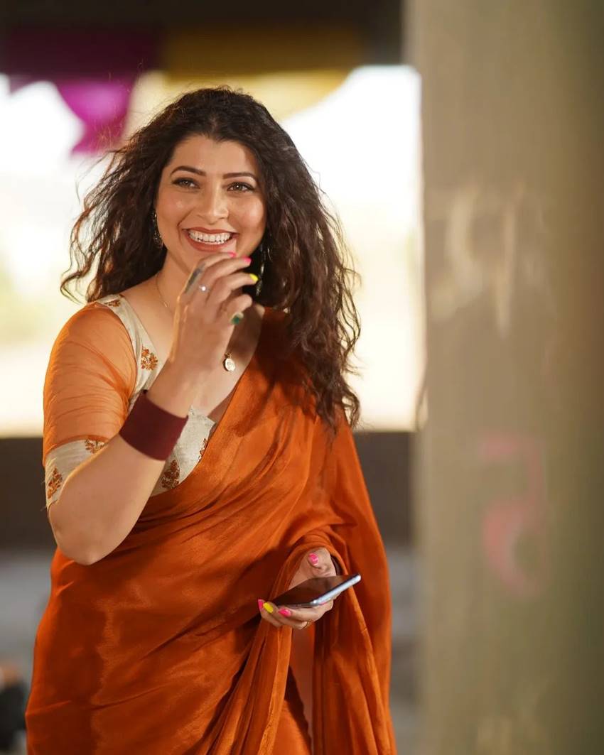 Marathi actress Tejaswini Pandit acted as Surpanakha in Prabhas and ...