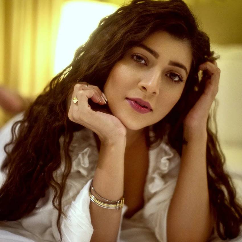 Marathi actress Tejaswini Pandit acted as Surpanakha in Prabhas and ...