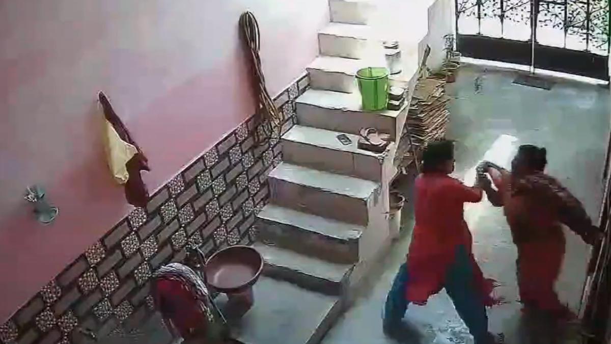 Daughter-in-law beats mother-in-law incident captured in CCTV police action after viral video ...