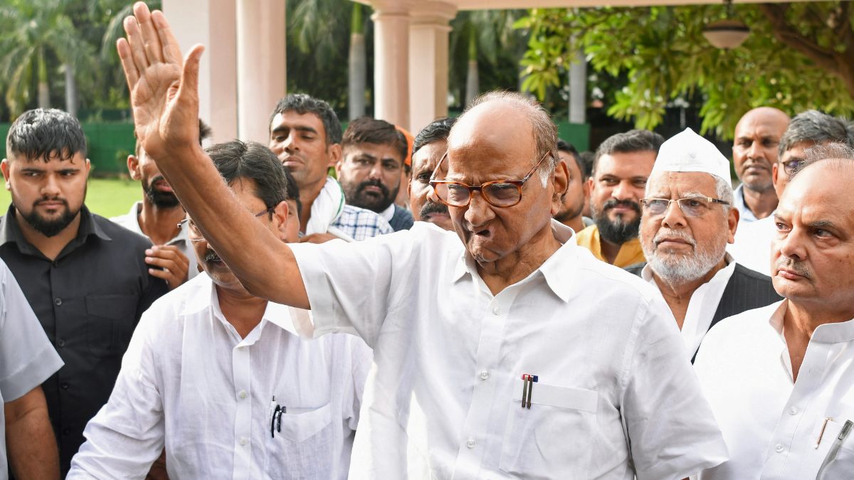 Maharashtra Political Crisis ncp chief Sharad pawar repeated Atal ji line neither tired nor ...
