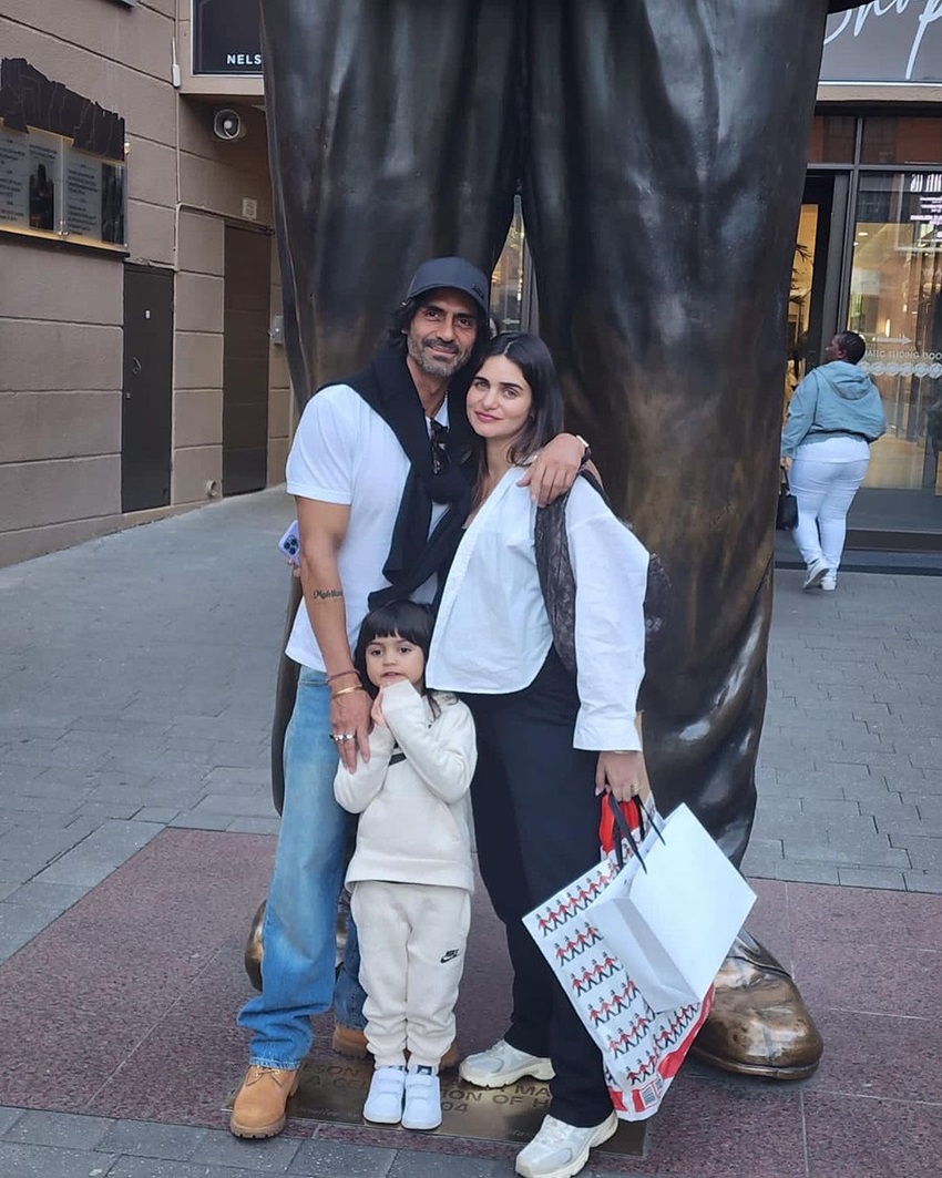 These actors became fathers after age of 50 including Arjun Rampal ...