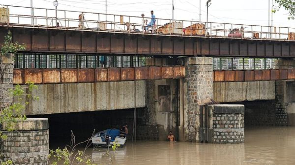 delhi flood yamuna water level decreases imd rainfall update- Delhi ...