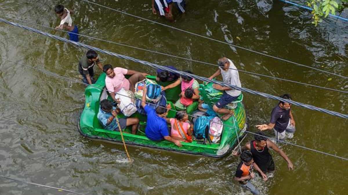 ghaziabad news flood in hindon river rescue operation by ndrf- Ghaziabad: हिंडन में बाढ़ से ...