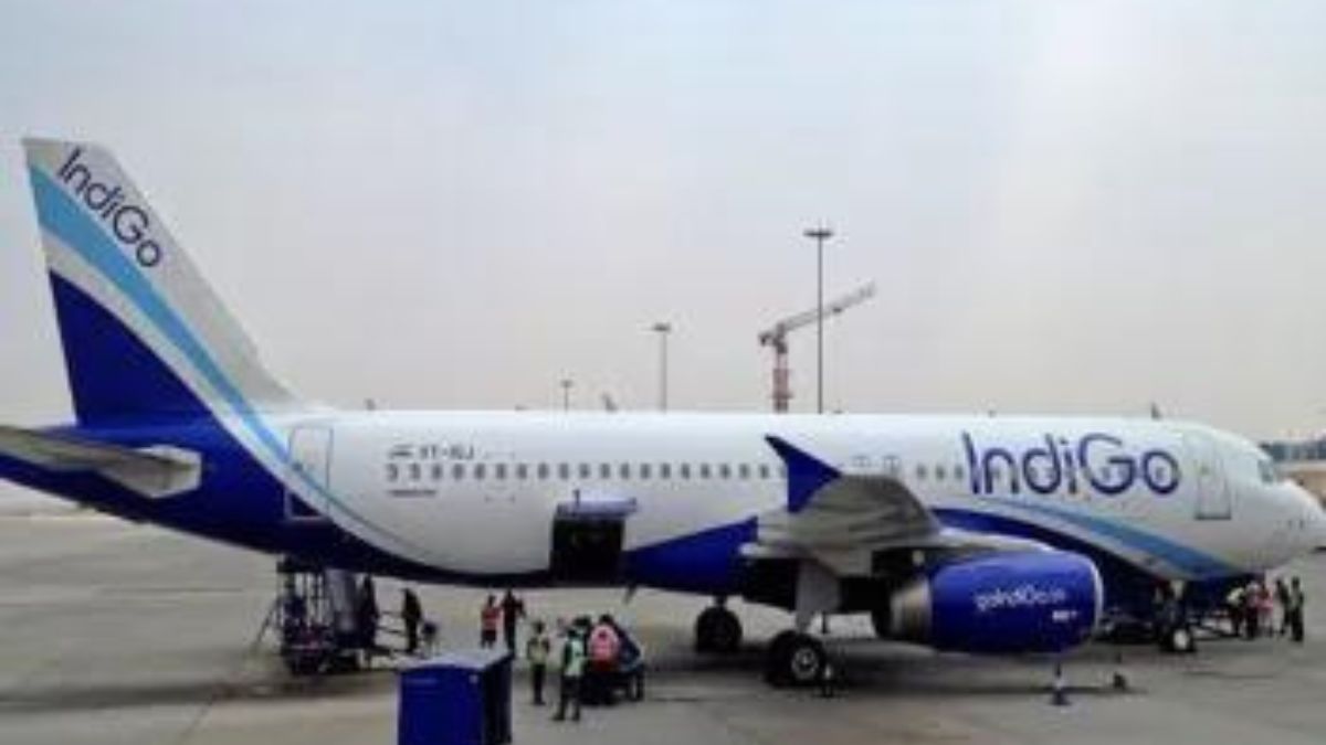 बोर्डिंग गेट पर अचानक गिरकर बेहोश हुआ इंडिगो का पायलट, अस्पताल में हुई ...