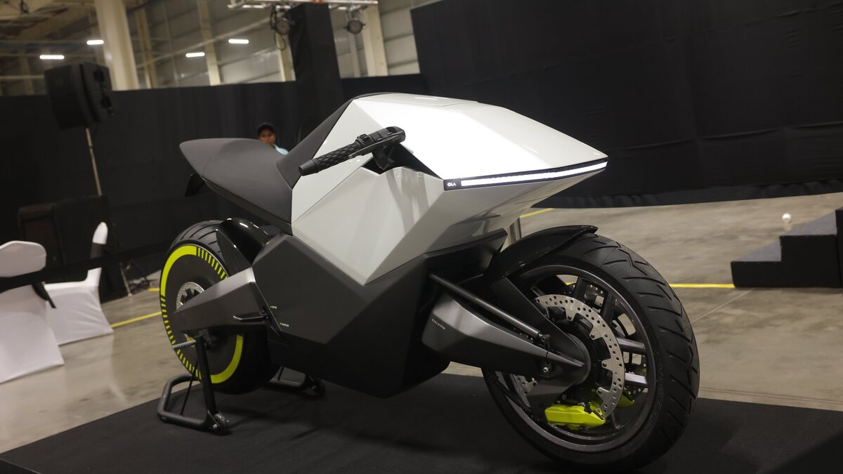 Ola Electric unveils Cruiser Roadster Adventure and Diamondhead concept ...