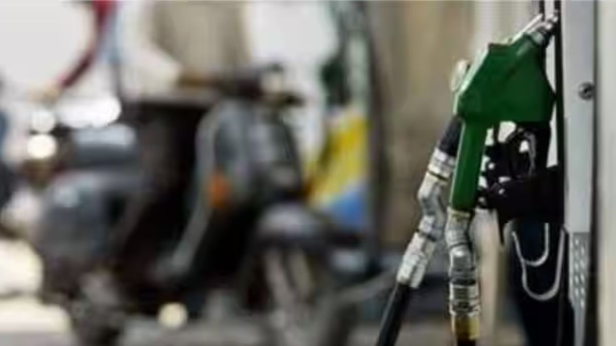 Petrol prices cross Rs 290 in Pakistan outcry due to inflation prices ...
