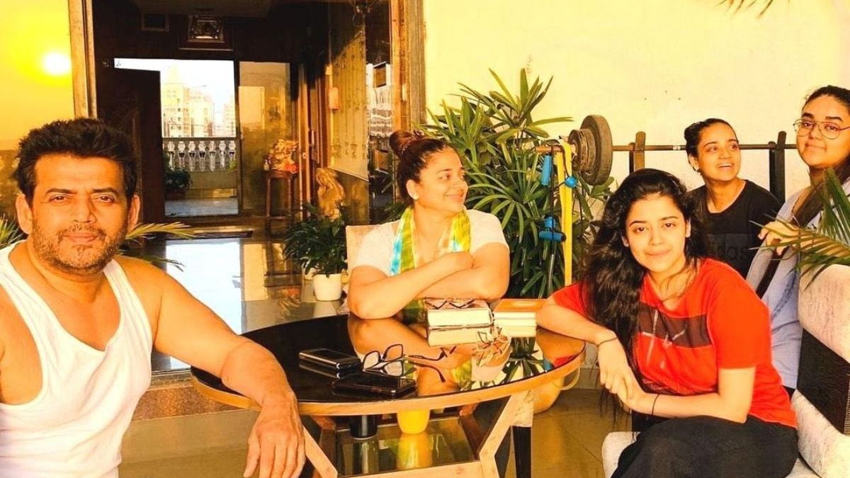 Ravi Kishan Home: बुरे दौर से गुजर चुके हैं रवि किशन, कभी एक कमरे में ...