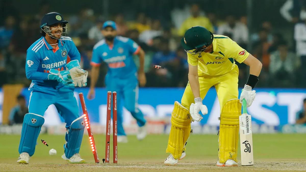IND vs AUS 2nd ODI - इंदौर वनडे में भारत की 99 रन से जीत, अश्विन-जडेजा के आगे कंगारूओं ने टेके ...