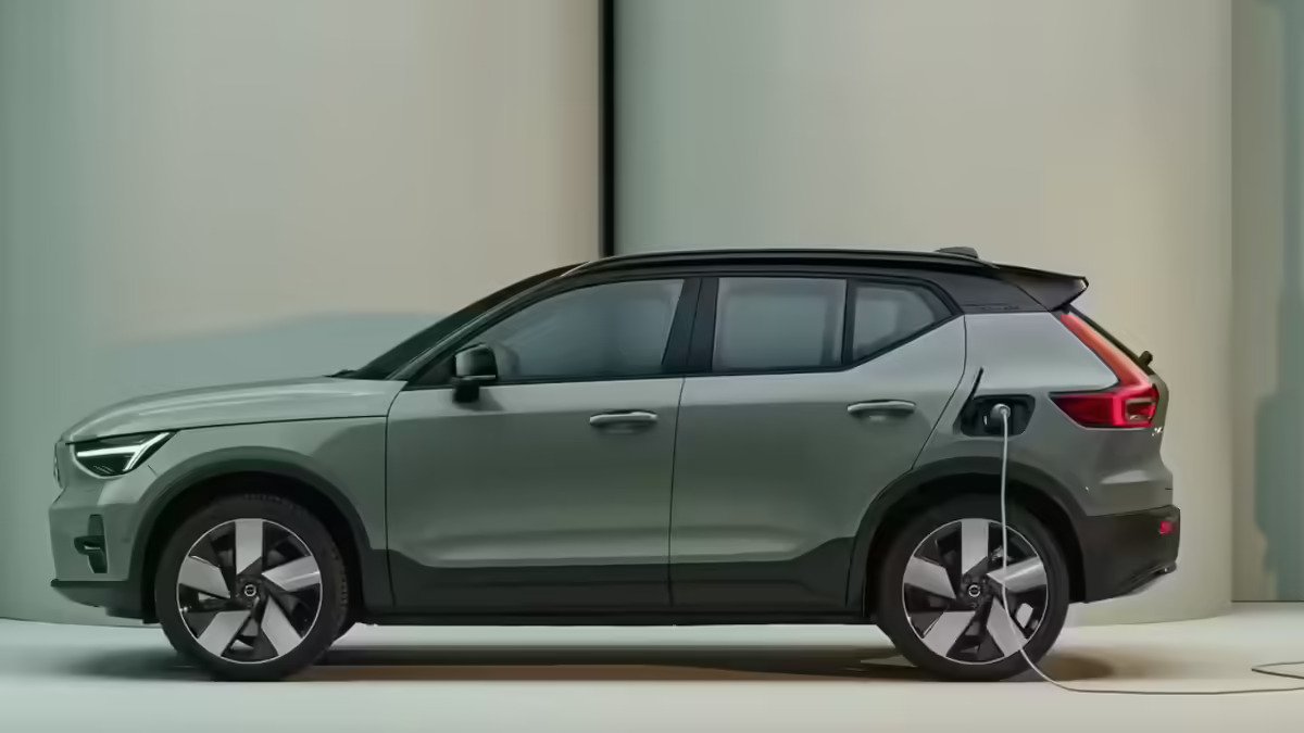 Volvo C40 Recharge electric Coupe SUV launched in India with 530 km ...