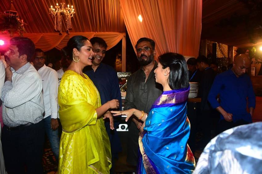 Salman Khan, Sunil Shetty, Shriya Saran, Shahrukh Khan and others at ...