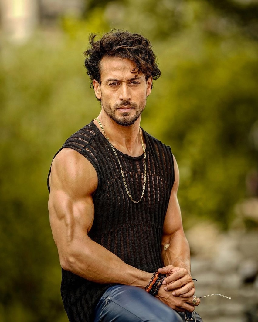 Ganapath Movie Released: Know who is Tiger Shroff dance guru - टाइगर ...