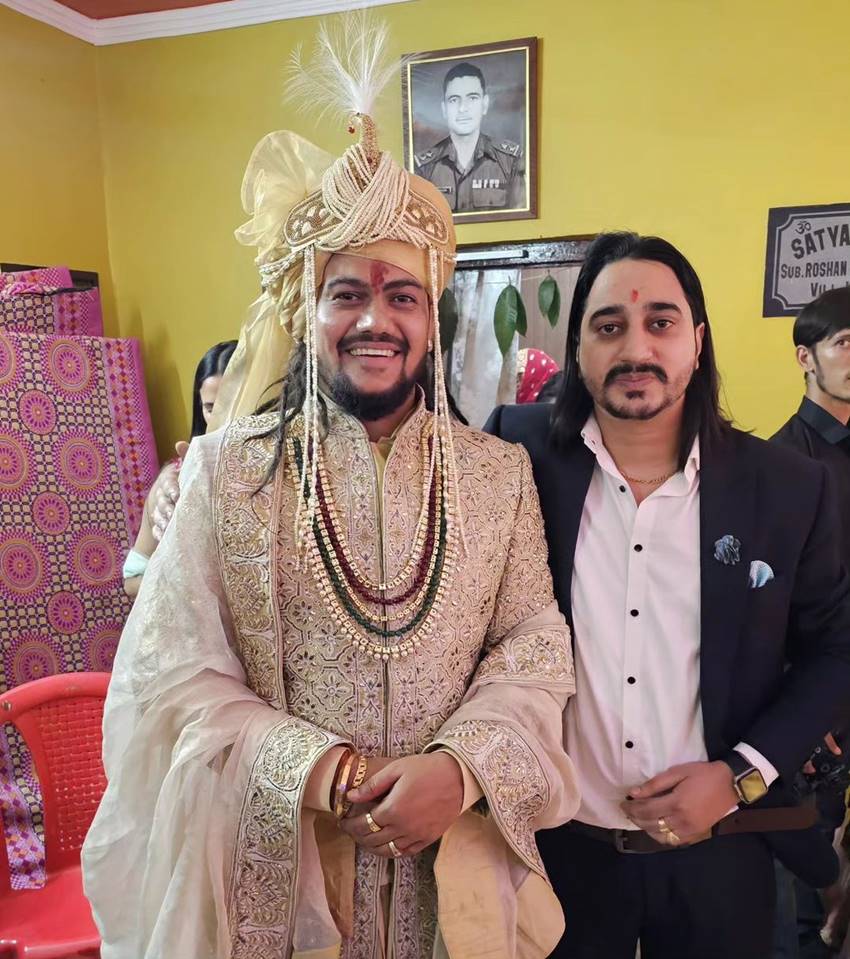 'मेरा भोला है भंडारी' के सिंगर हंसराज रघुवंशी ने की शादी, जानिए कौन हैं ...