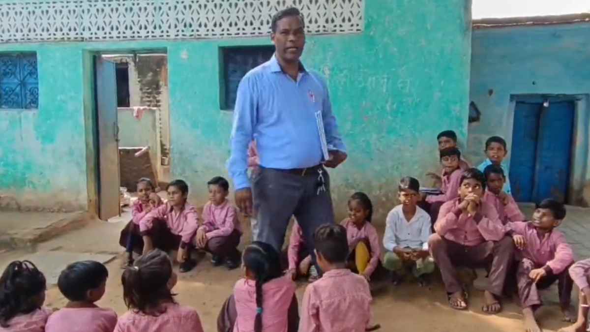 child not come school Jhansi teacher reached home along with students ...