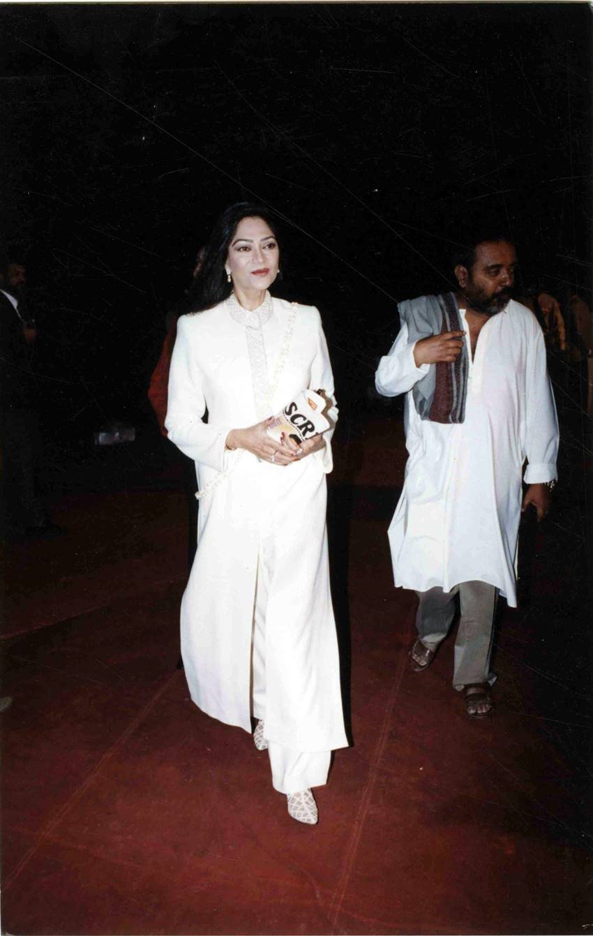 Simi Garewal: बेनज़ीर से बच्चन तक, जब सफेद लिबास वाली सिमी ग्रेवाल के ...