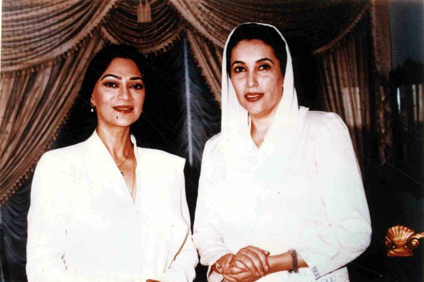 Simi Garewal: बेनज़ीर से बच्चन तक, जब सफेद लिबास वाली सिमी ग्रेवाल के ...