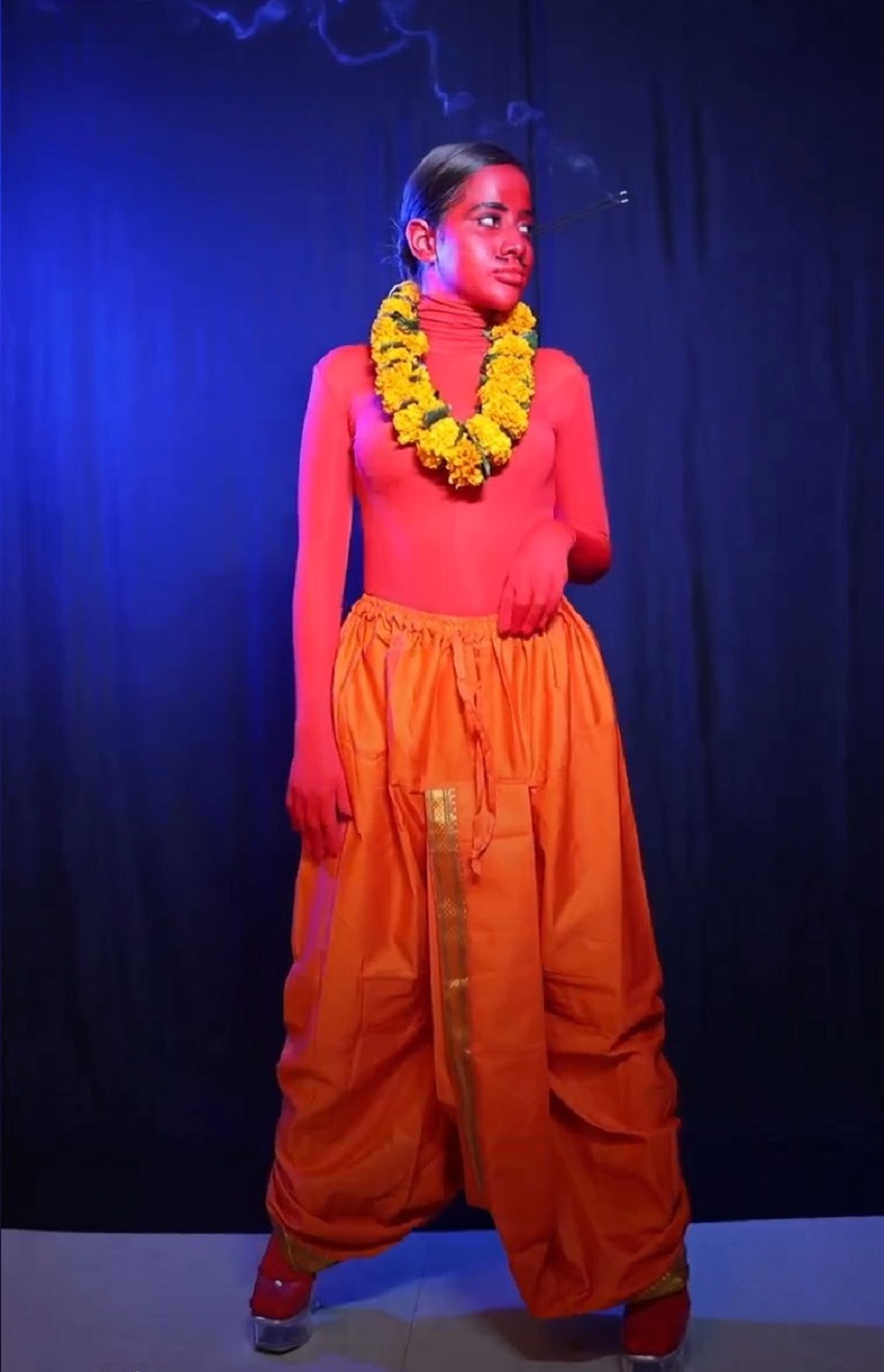 राजपाल यादव बनी उर्फी जावेद, मूंछें लगाकर किया छोटा पंडित का कैरेक्टर ...