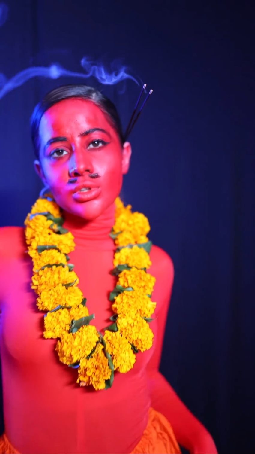 राजपाल यादव बनी उर्फी जावेद, मूंछें लगाकर किया छोटा पंडित का कैरेक्टर ...