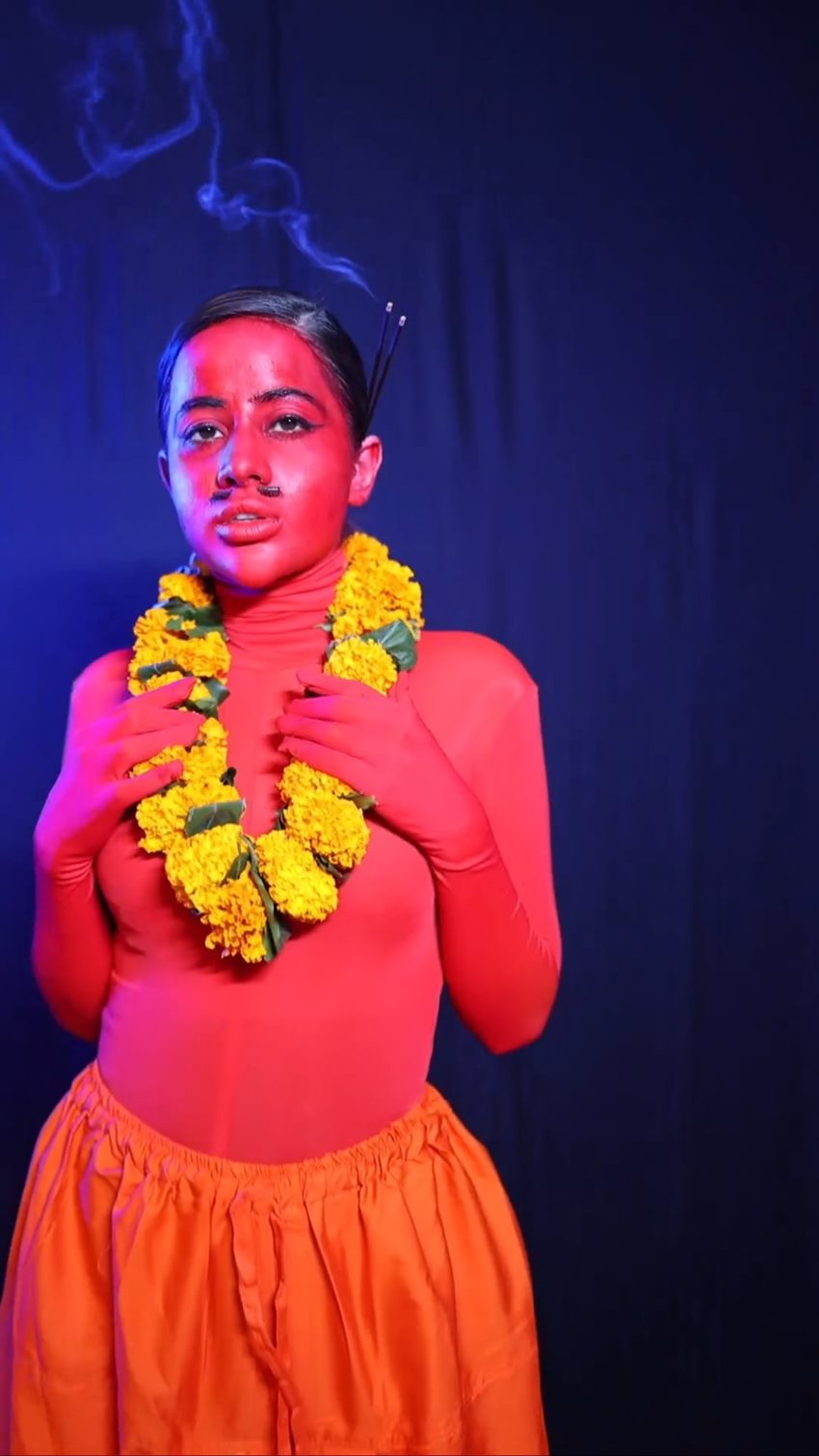 राजपाल यादव बनी उर्फी जावेद, मूंछें लगाकर किया छोटा पंडित का कैरेक्टर ...