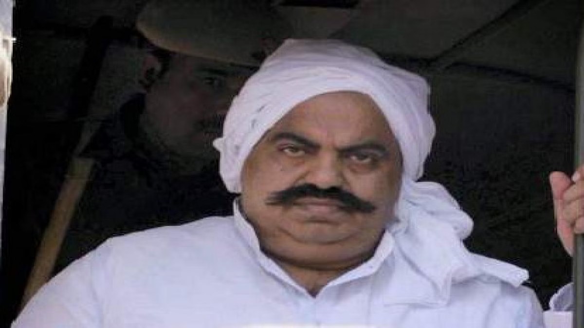 Prayagraj: अतीक अहमद का शूटर बल्ली पंडित गिरफ्तार, झोले में भरकर ले जा ...