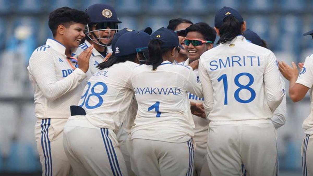 INDW vs AUSW: भारत ने पहली पारी में ऑस्ट्रेलिया को 219 रन पर समेटा ...