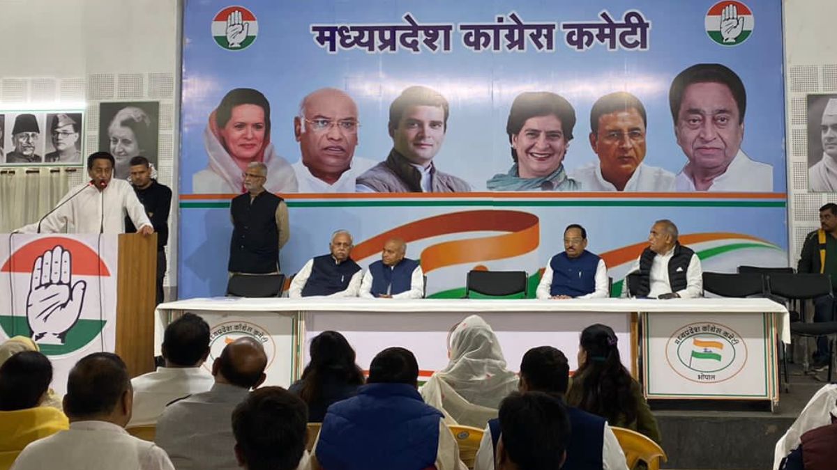 MP Polls: 'काउंटिंग के दौरान 99 फीसदी चार्ज कैसे थीं EVM, क्या वोटिंग ...