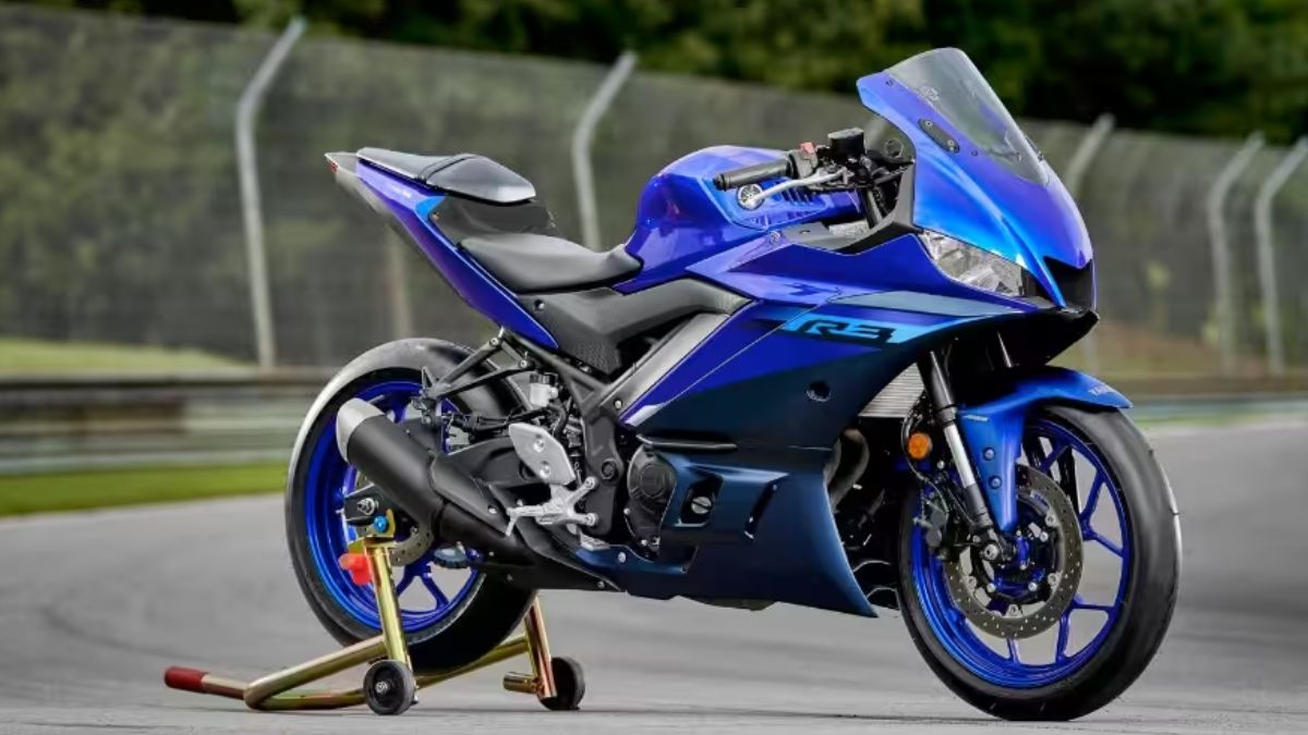 KTM 390 Duke, Kawasaki Ninja 300 और TVS Apache RR 310 के मुकाबले कीमत ...