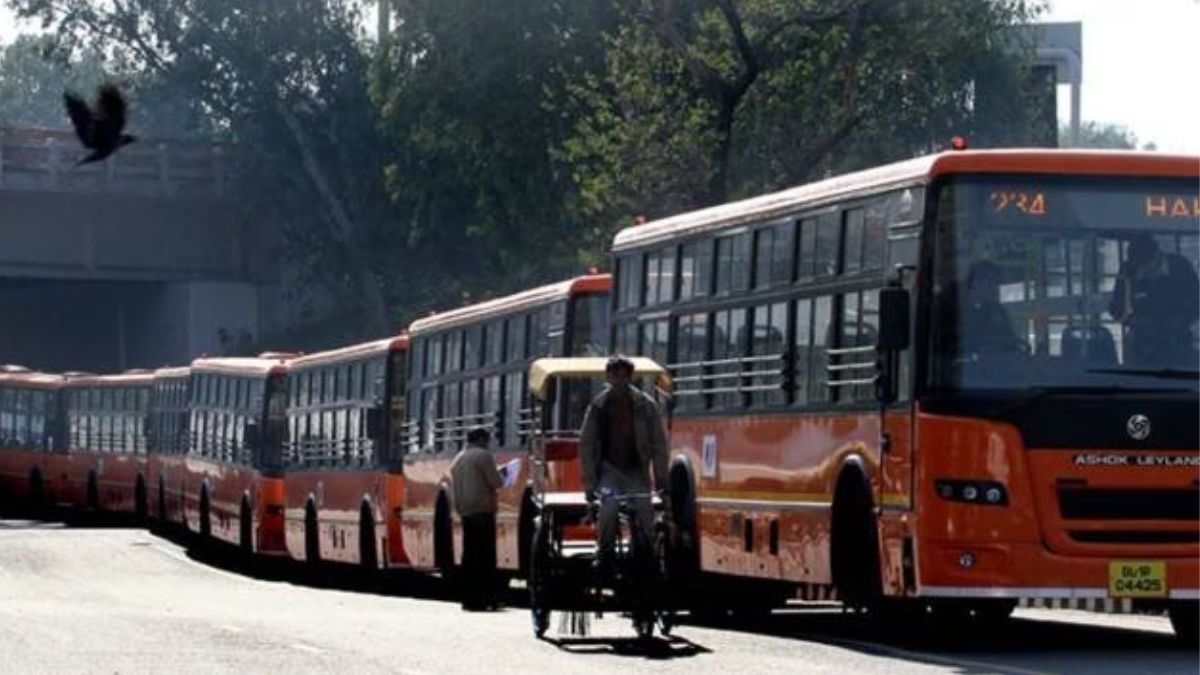 अब मेट्रो की तरह DTC बसों में भी व्हाट्सएप से टिकट बुक कर सकेंगे यात्री ...