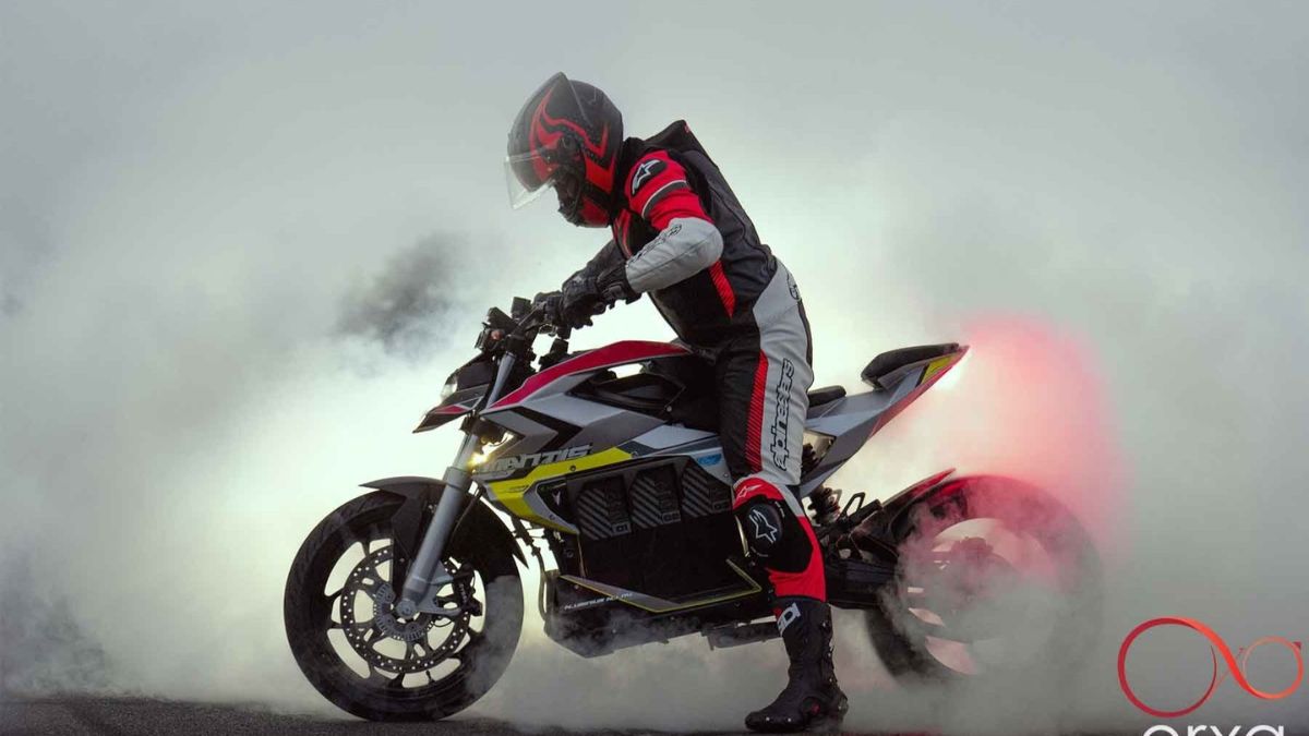 EV in Focus: 221 km रेंज का दावा करती है, एग्रेसिव डिजाइन वाली Orxa ...