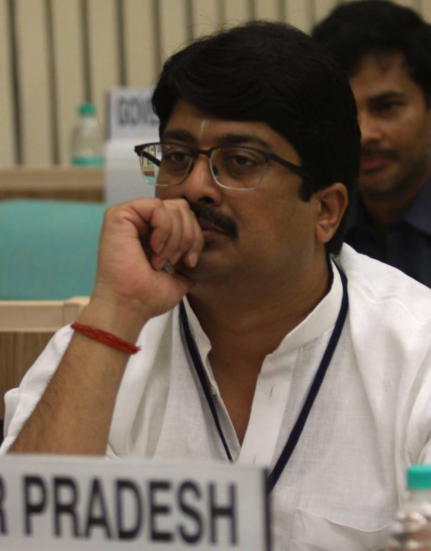 Raja Bhaiya Net Worth: करोड़ों का सोना और घर में हैं 6 बंदूकें, राजा ...