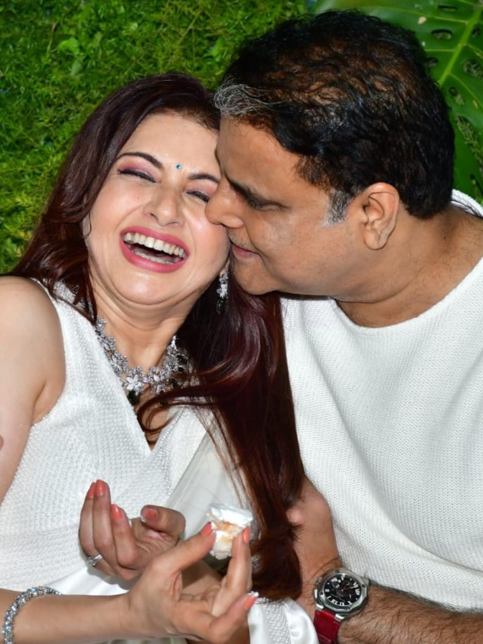 Bhagyashree husband himalaya showered love on her 55th birthday-भाग्यश्री के बर्थडे पर पति ने ...