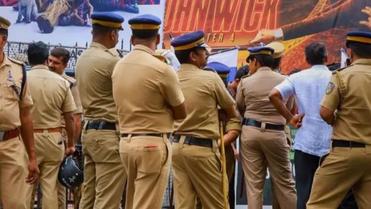 old woman order a time bomb money given as advance to the person UP ...