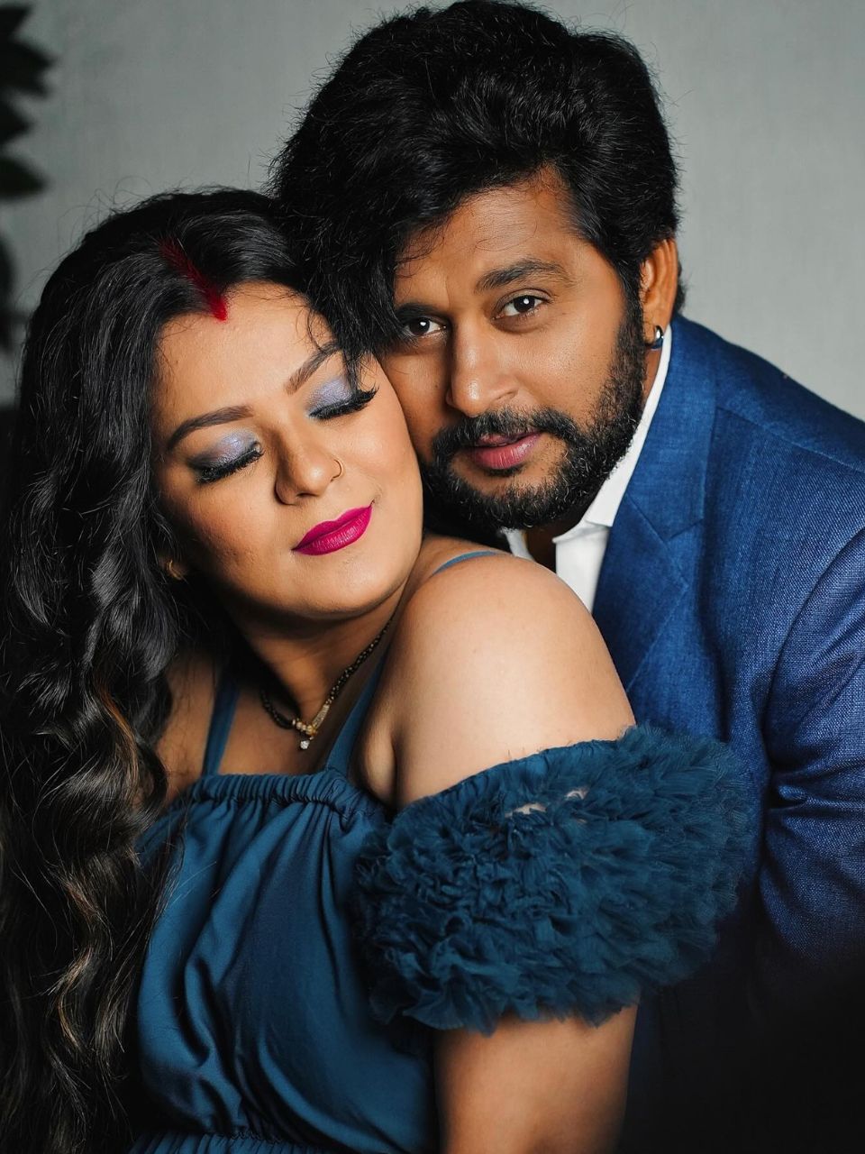 Bhojpuri Actress Nidhi Jha flaunts Baby Bump Expecting first Baby