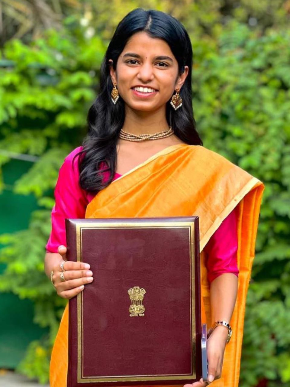 Maithili Thakur Net worth Education career net worth income