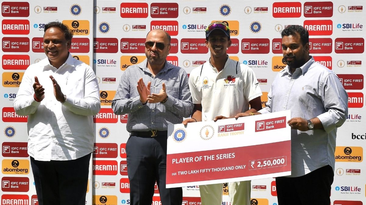 बॉलिंग एक्शन के कारण IPL में खेलने का सपना टूटा , जानें कौन हैं तनुष कोटियान जिन्होंने रणजी में ...