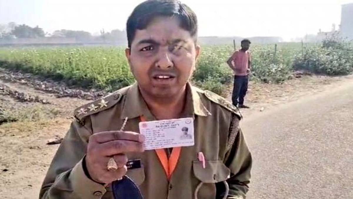 ढीली-ढाली वर्दी पर लगे 3 स्टार, फर्जी ID लेकर ऑल्टो से पहुंचा मतदान ...