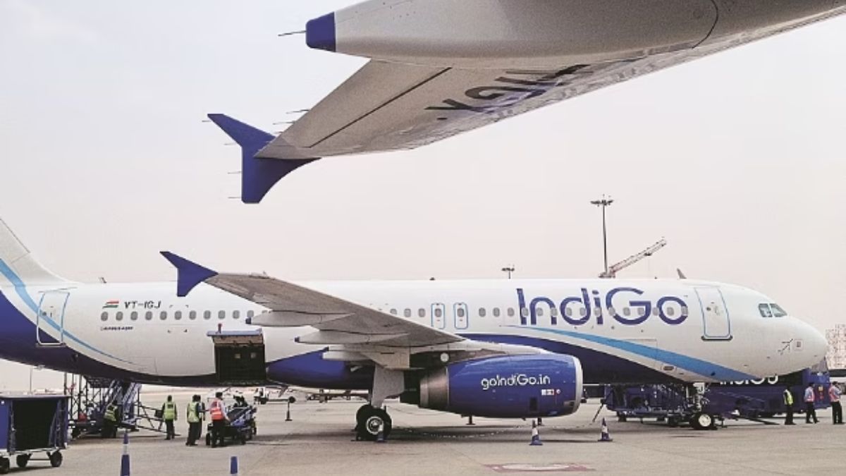Indigo एयरलाइंस का बुकिंग सिस्टम हो गया फेल, एयरपोर्ट पर यात्रियों की ...