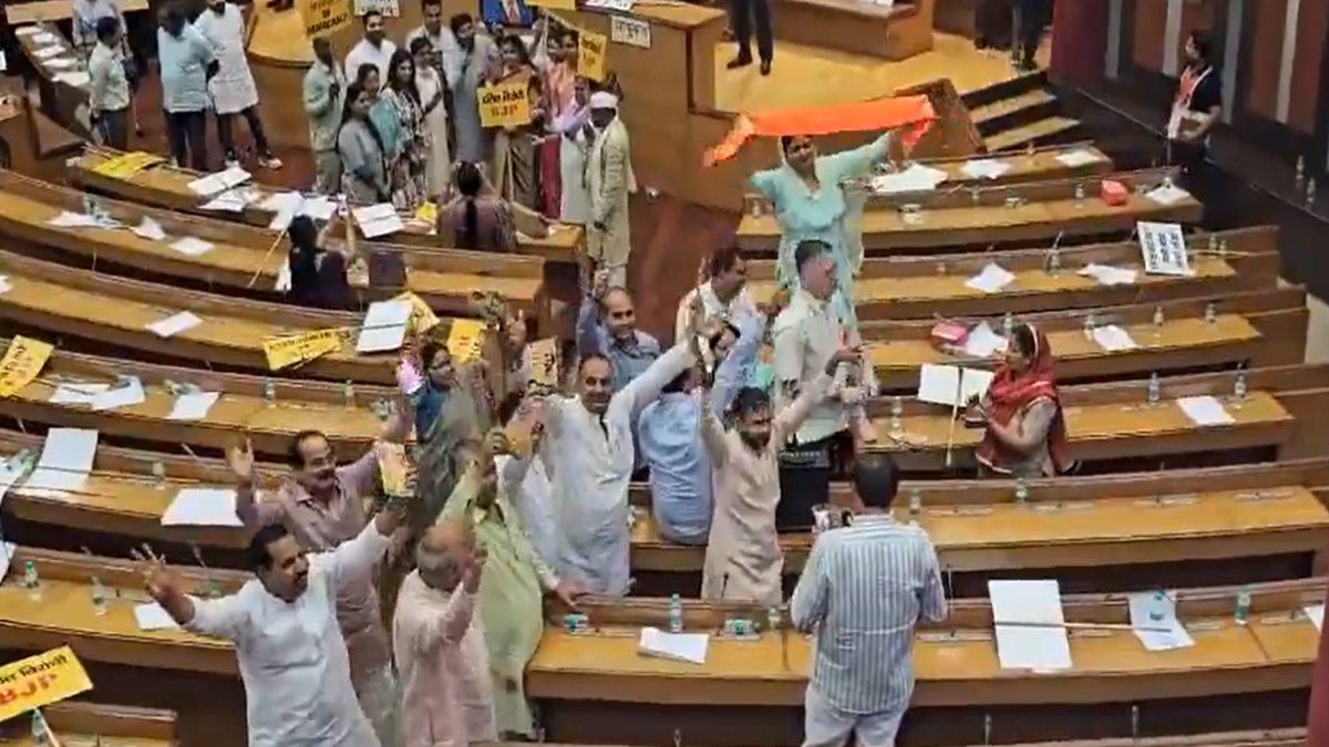 bjp councillor dance in Delhi MCD video goes viral APP react - सदन में ...