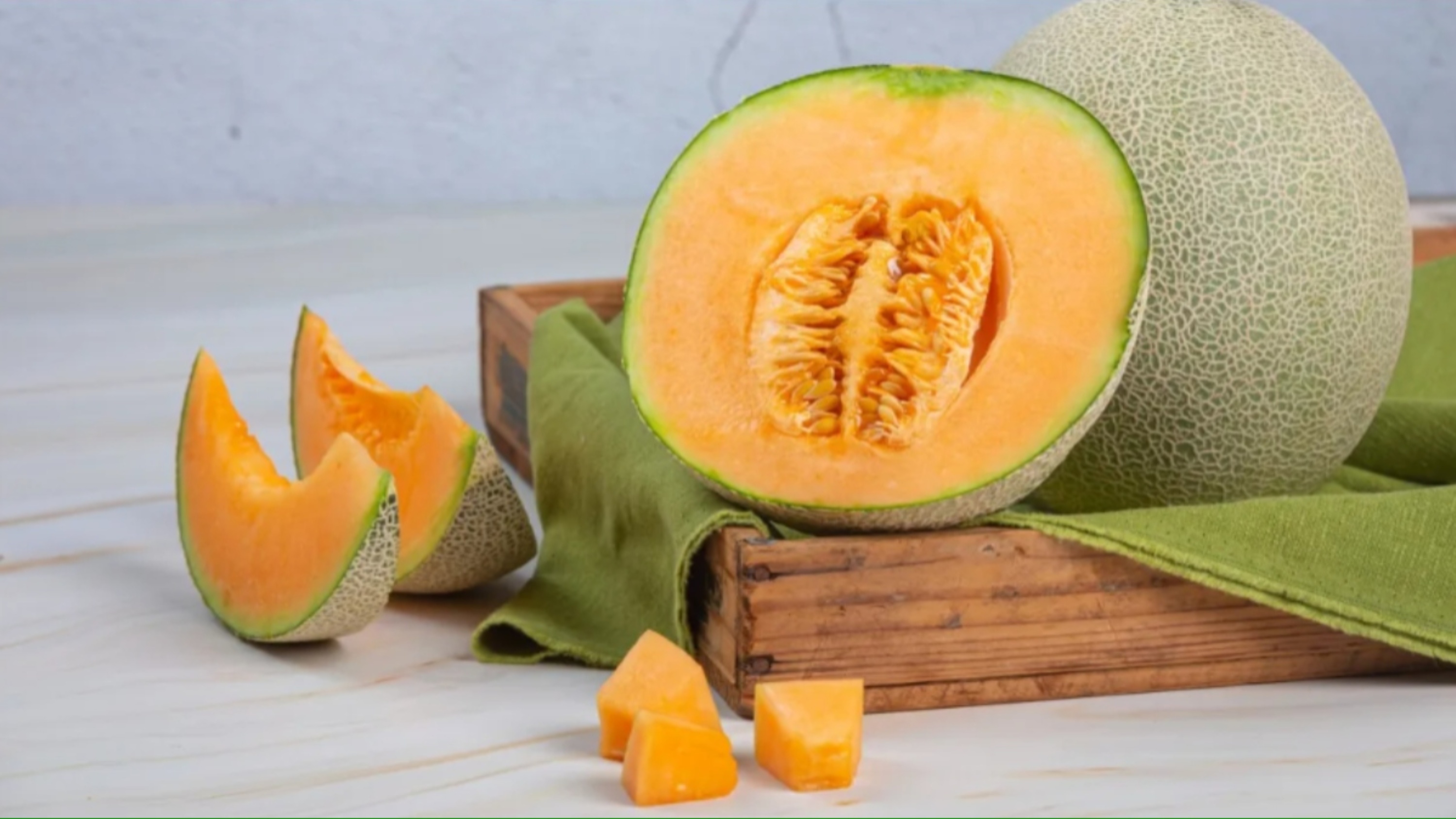 Musk melon for skin care: खरबूजे के बीज से बनाएं फेस स्क्रब, जानें ...