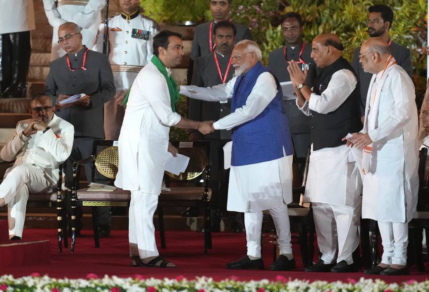 Prime Minister Narendra Modi, President and MPs Salary and other ...