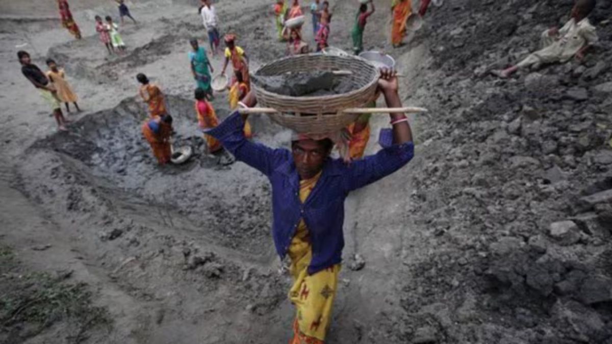 मनरेगा मजदूरों को मिला सोने-चांदी के सिक्कों से भरा बर्तन, पुरातत्व ...