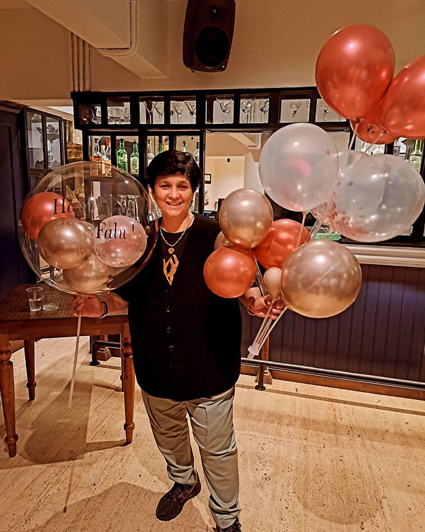 55 year old singer Falguni Pathak is still single, know her net worth ...