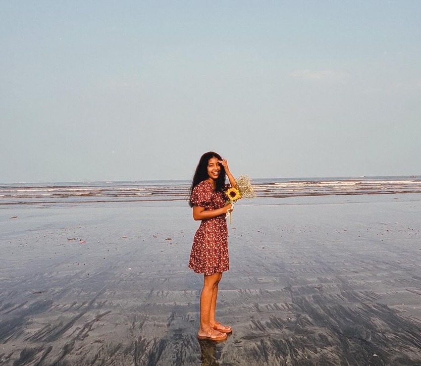 Social media travel influencer Aanvi Kamdar dies after falling into 300 ...