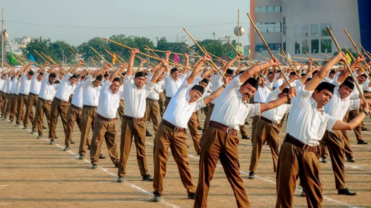 RSS को लेकर इंदिरा सरकार ने 1966 में क्या दिया था फैसला? मोदी सरकार ने क्यों किया रद्द | Jansatta