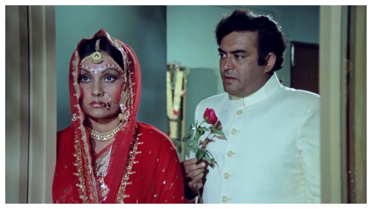 Sanjeev Kumar was unhappy to see his belly in the song Thande-thande ...