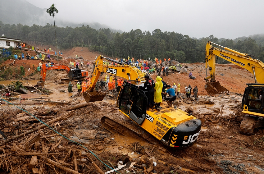 Wayanad landslides caused by heavy rains hit the villages of Mundakkai ...