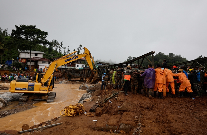 Wayanad landslides caused by heavy rains hit the villages of Mundakkai ...