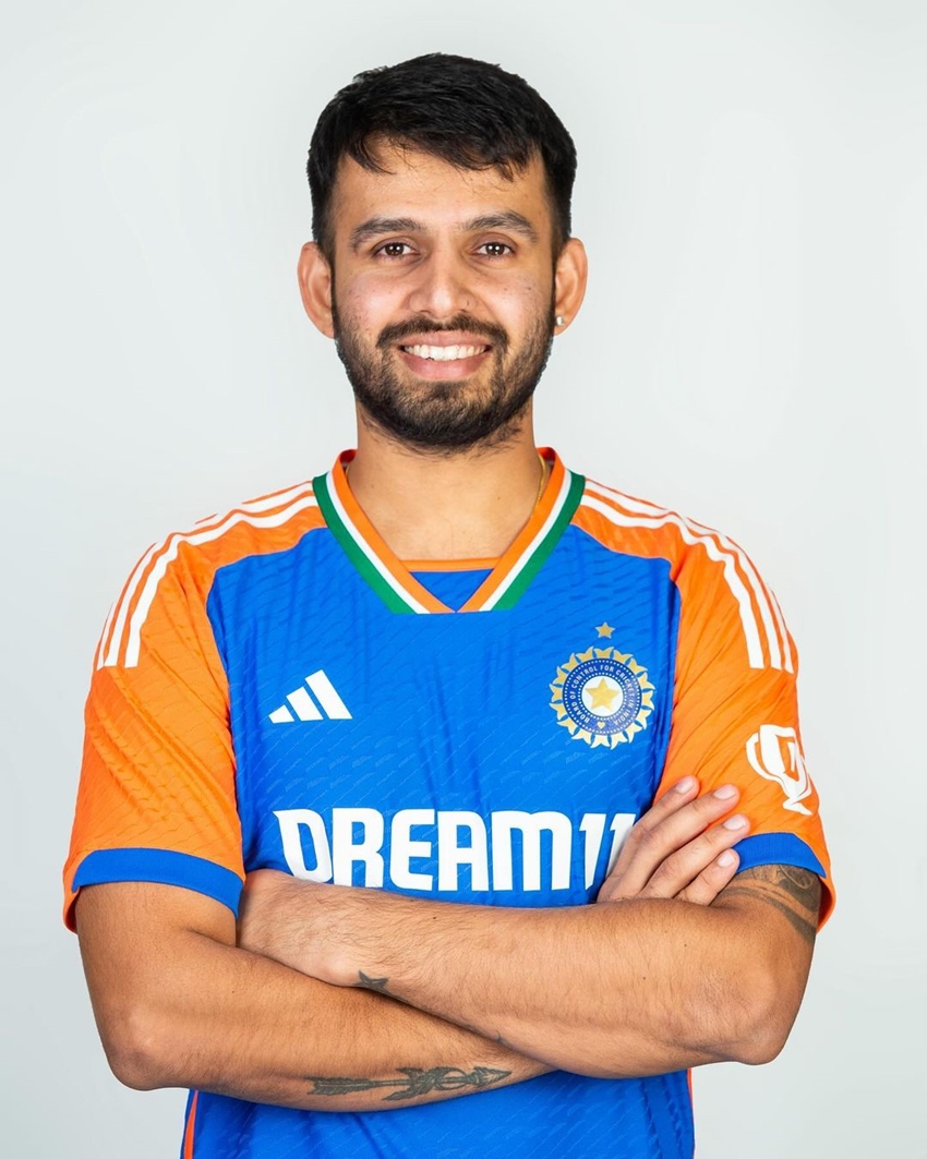 Team India and Punjab Kings Wicket Keeper Jitesh Sharma gets engaged to ...