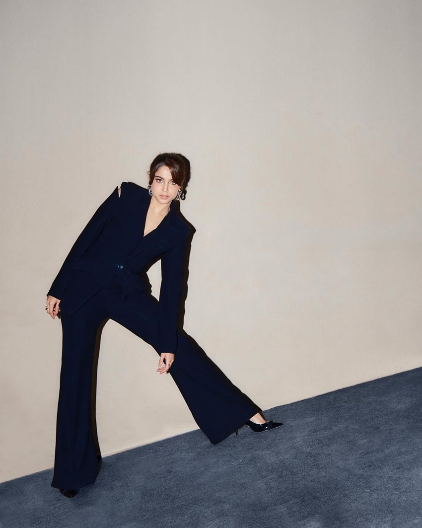 Vedaa actress Sharvari Wagh belongs to political family, know her Net ...