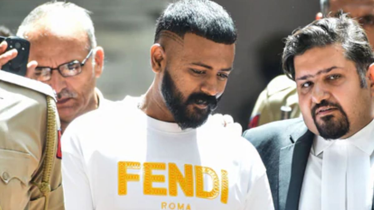 sukesh chandrashekhar got bail rouse avenue court - महाठग सुकेश ...