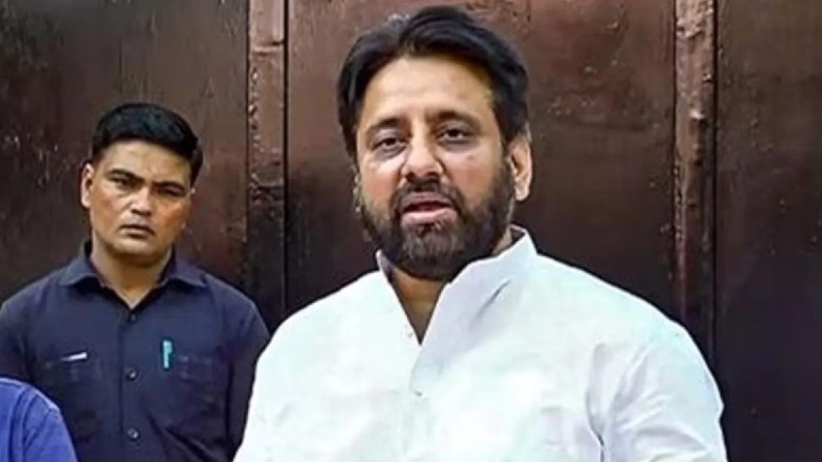 आप विधायक अमानतुल्लाह खान की बढ़ी मुश्किलें, पुलिस ने इस मामले में दर्ज की FIR | Jansatta